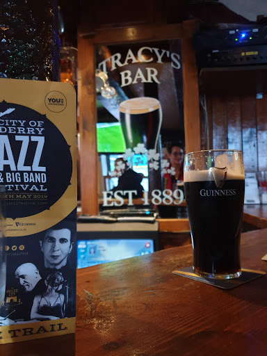 Tracy's Bar - Locations from All Over the World