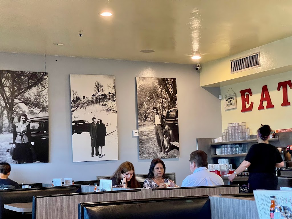 Gus Balon's Restaurant - Tucson, AZ 85711 - Menu, Reviews, Hours & Contact