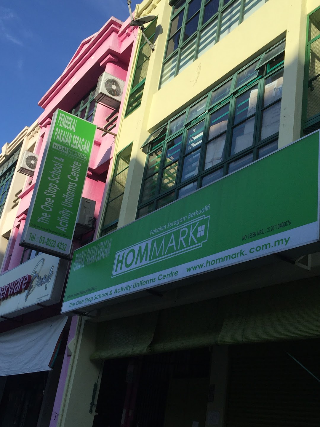 Bee Loon Uniform Enterprise di bandar Subang Jaya