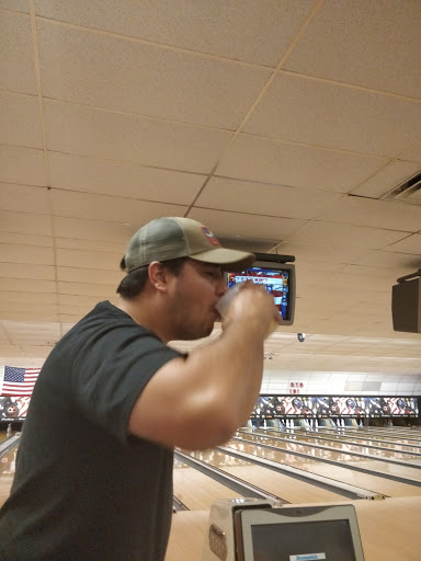 Bowling Alley «Poelking Woodman Lanes», reviews and photos, 3200 ...