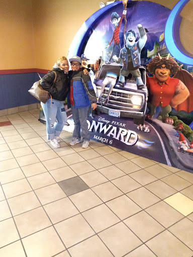 Movie Theater «Regal Cinemas New Roc 18 IMAX & RPX», reviews and photos ...