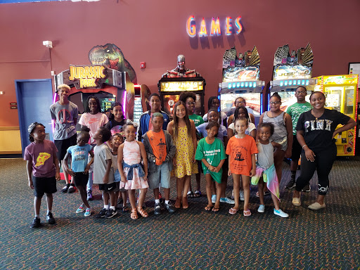 Movie Theater «Regal Cinemas Hamilton Commons 14», reviews and photos ...