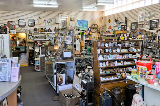 Rusty Retro Antiques & Oddities - AZexplained