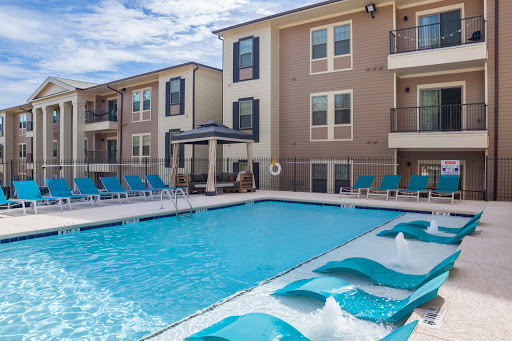 Station on McIntosh Apartments