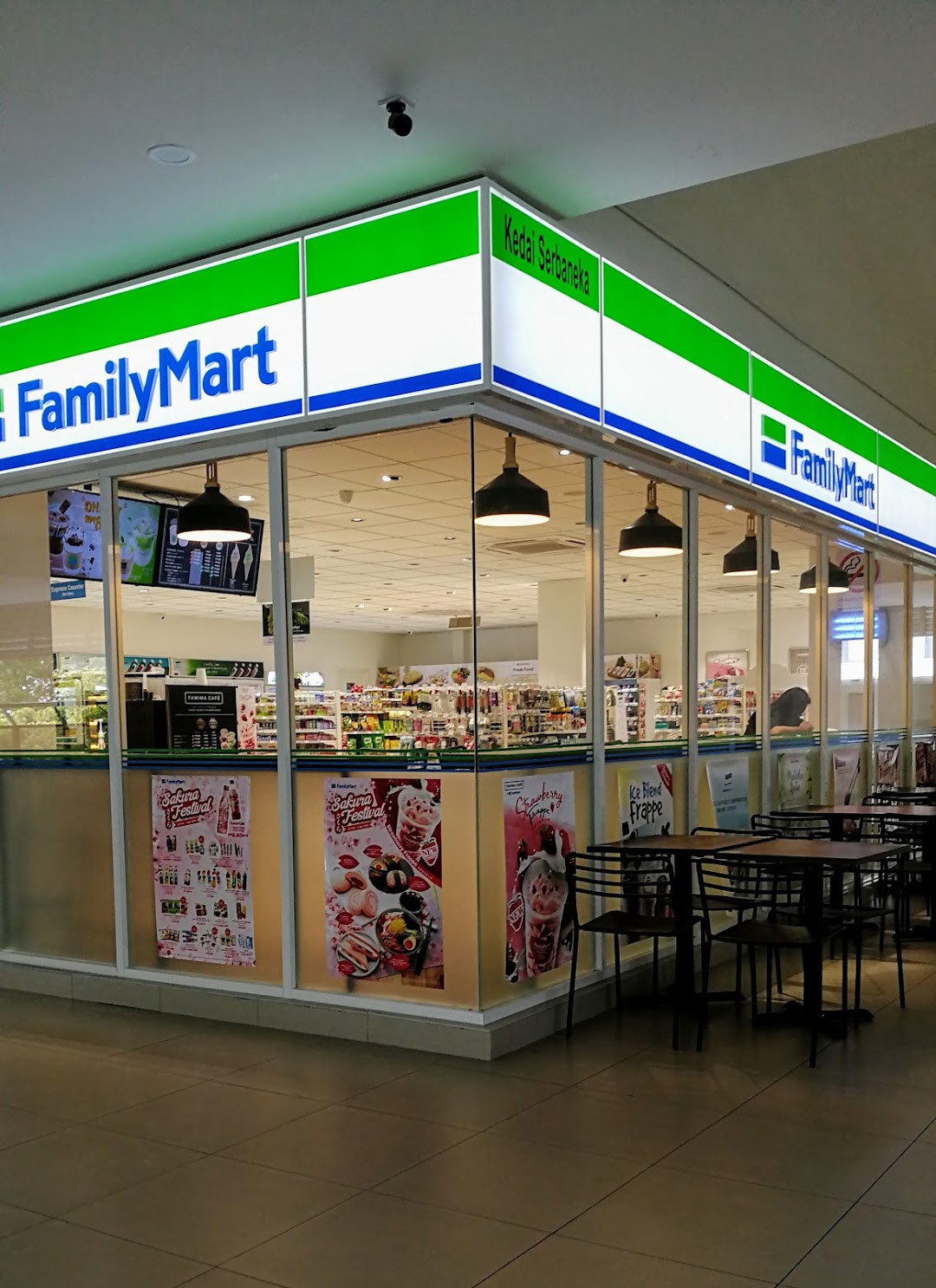 FamilyMart Sunway Monash Residence di bandar Subang Jaya