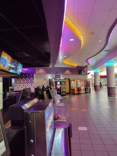 Movie Theater «Regal MacArthur Center Stadium 18 & RPX», reviews and ...