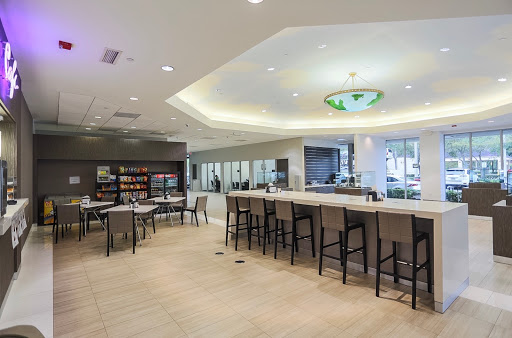 Lexus of Pembroke Pines Collision Center