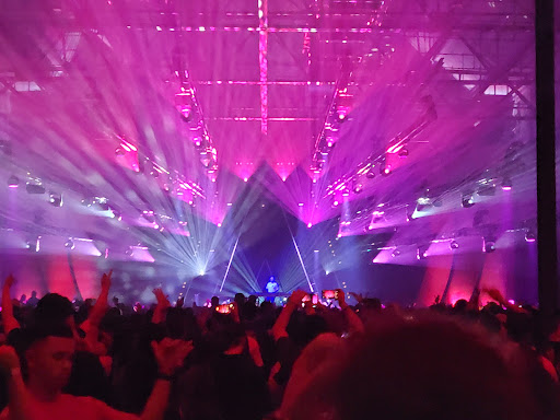 Radius Chicago - 640 W Cermak Rd, Chicago, Illinois - Zaubee