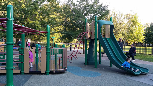 Park «Welles Park», reviews and photos, 2333 W Sunnyside Ave, Chicago ...