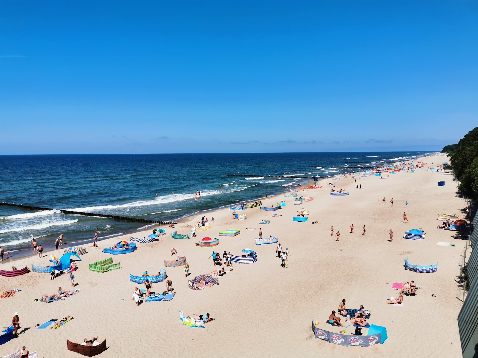 Plaza Rewal beach on the map with photos and reviews🏖️ BeachSearcher.com