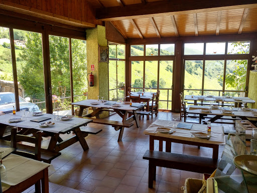 Restaurante Bar Parrilla El Roxin en Llanes