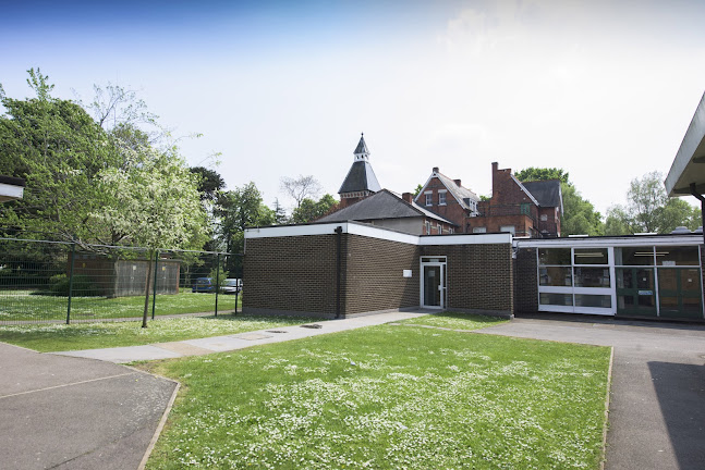 25 reviews of Ricards Lodge High School (School) in London (London)