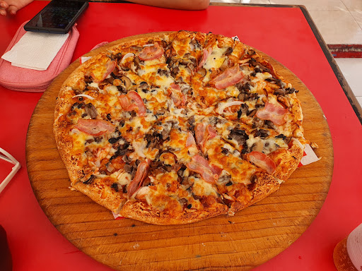 Restaurante Hogar Pizza en Solidaridad