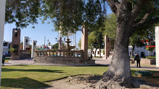 Monumento A Los Fundadores De Nuevo Laredo - Sculpture - Nuevo Laredo ...