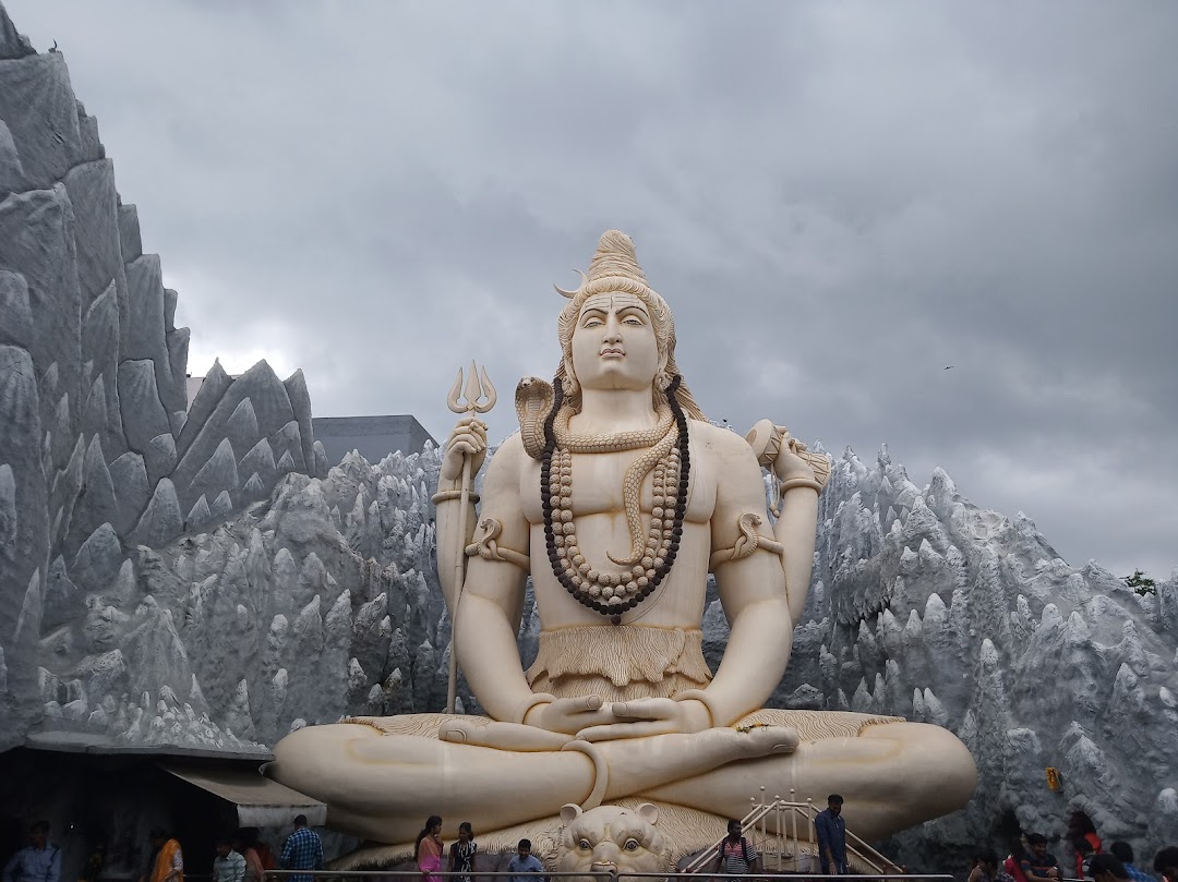 Murugeshpalya Shiva temple in the city Bengaluru