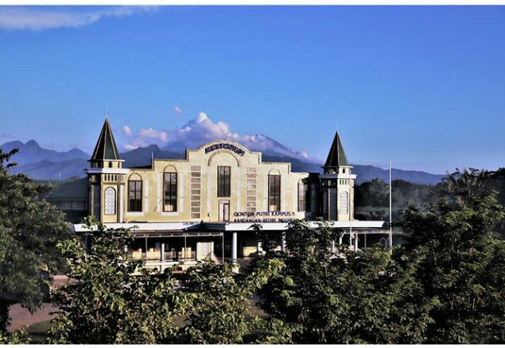 Pondok Modern Darussalam Gontor Putri 5 di kota Kediri
