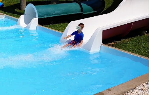 Water Park «Farmington Water Park», reviews and photos, 2 Black Knight ...
