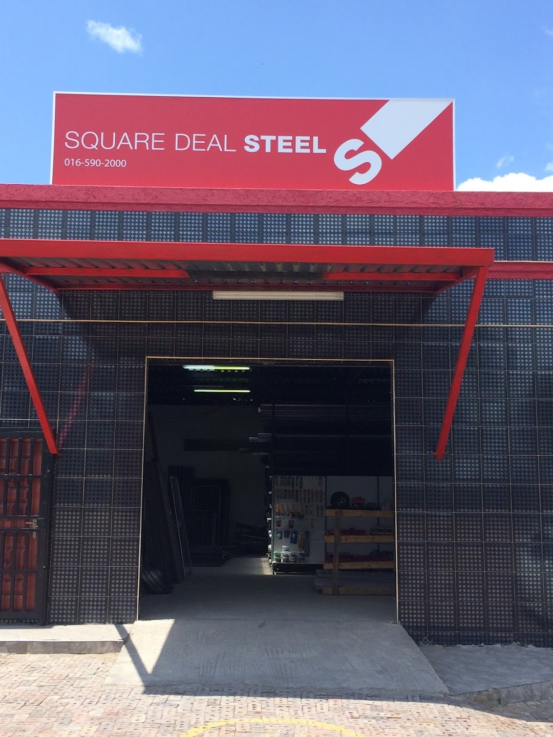 Square Deal Steel in the city De Deur