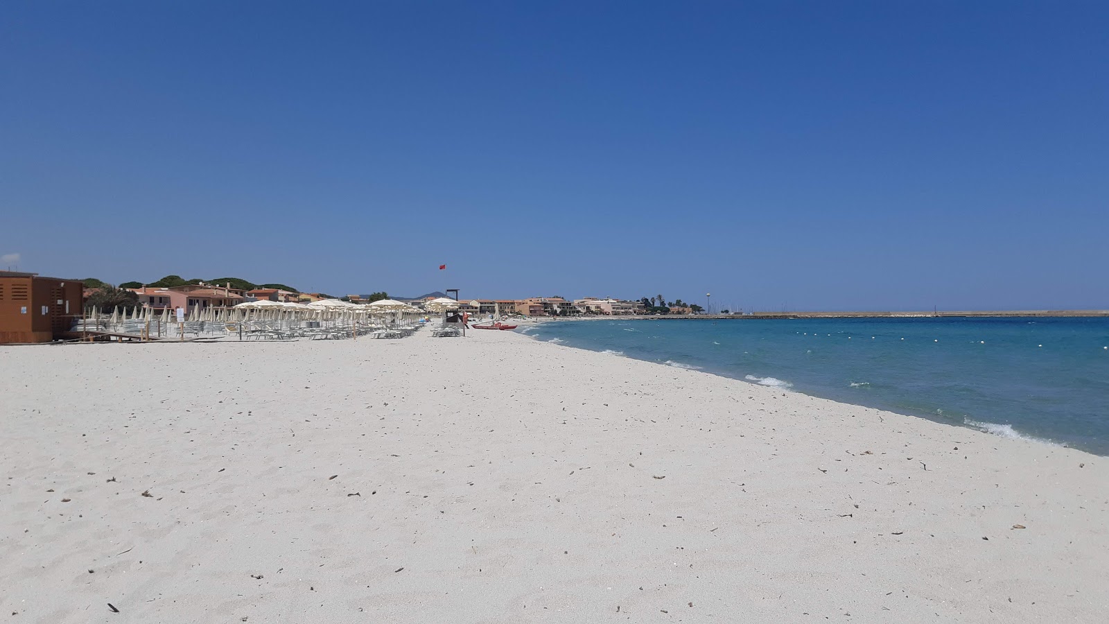 Spiaggia La Caletta Beach op de kaart met foto's en recensies🏖️ ...