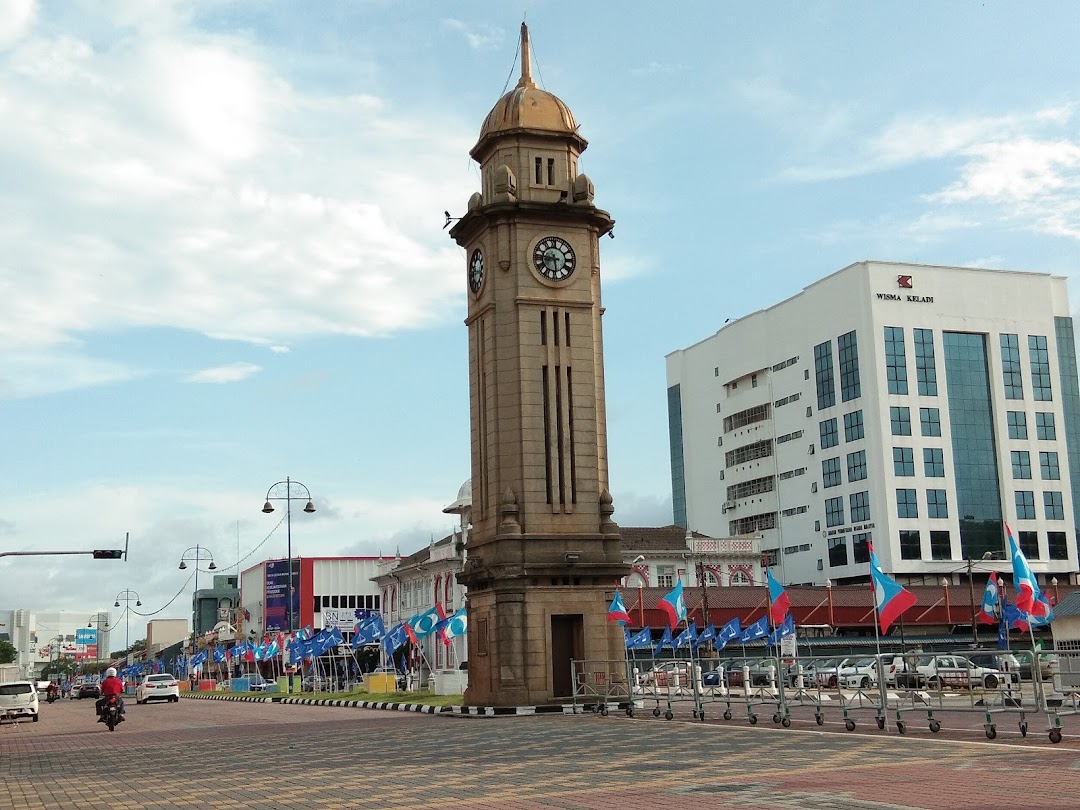 Jam Besar & Dataran Zero Kilometer di bandar Sungai Petani